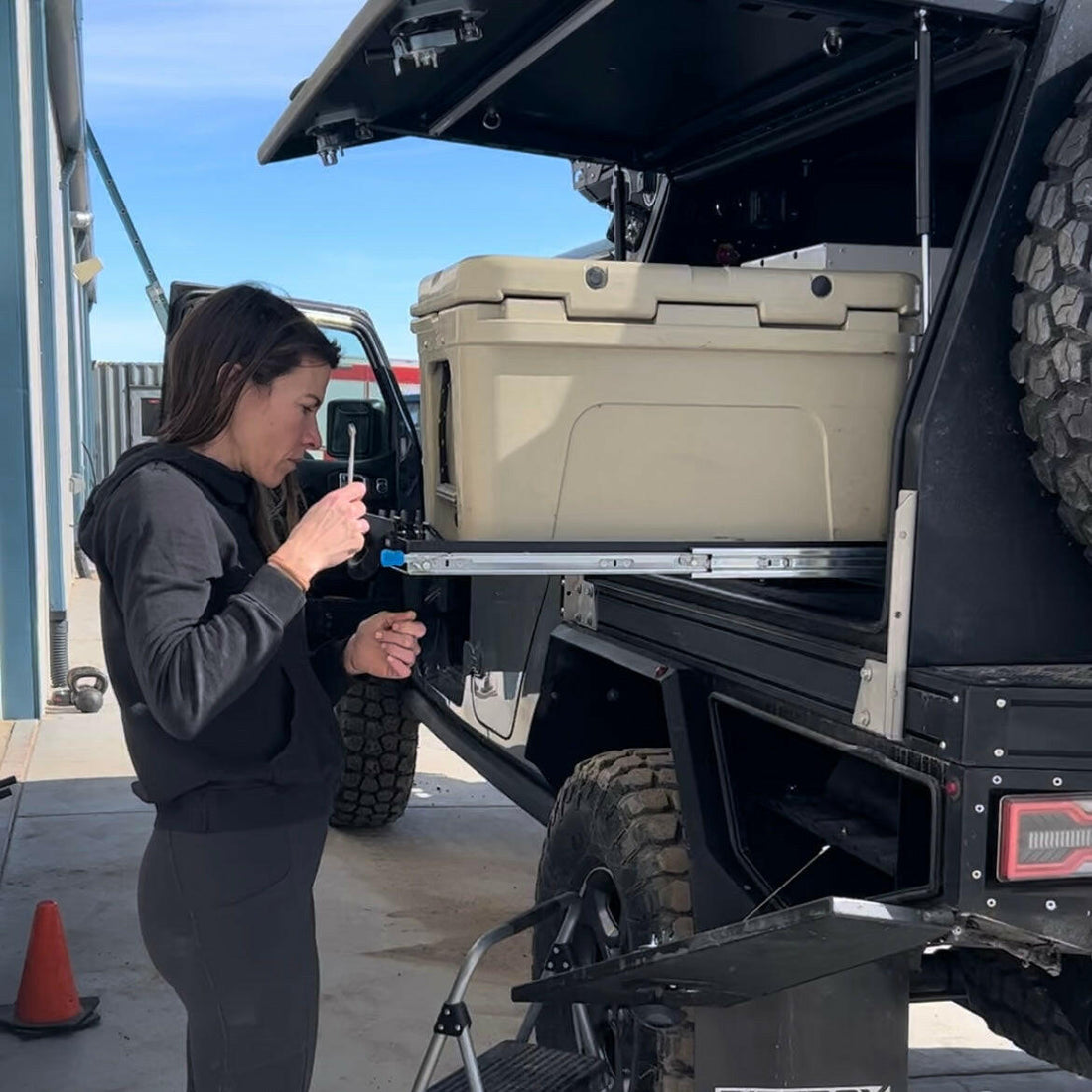 Tilted Slider – Dirtbox Overland